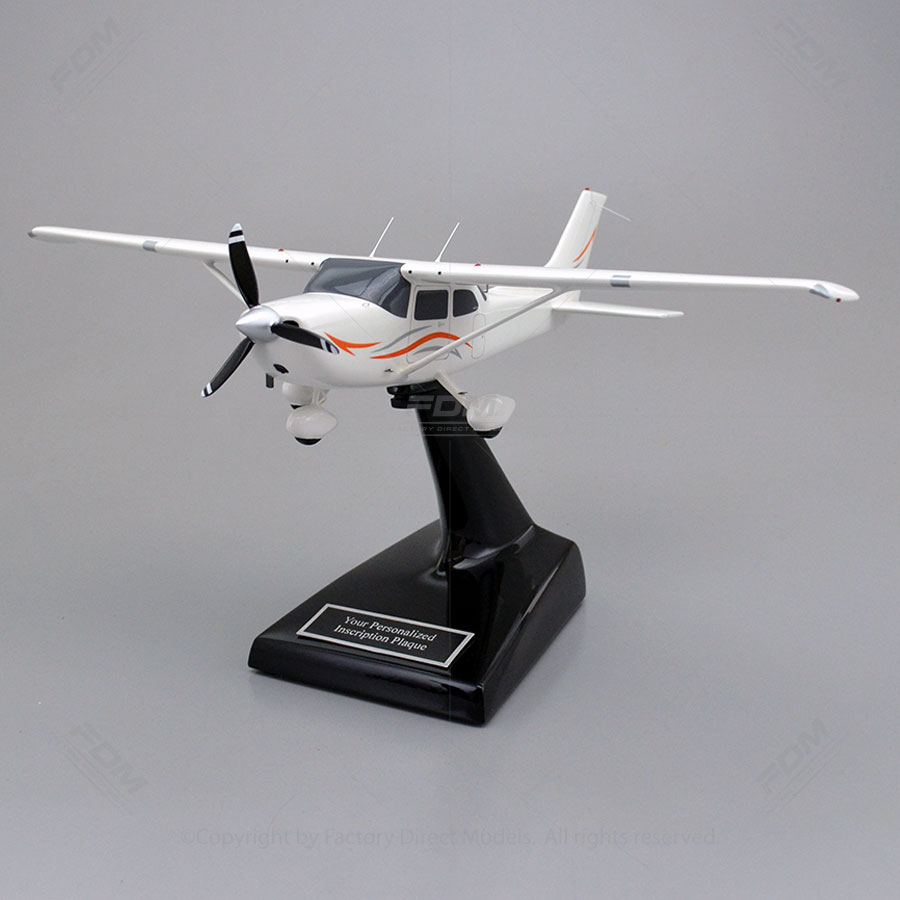Cessna 172S Skyhawk Airplane Model