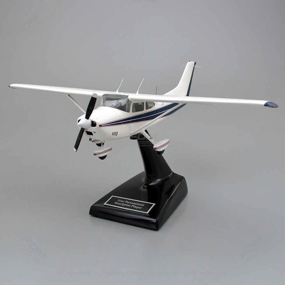 Cessna 182P Skylane Model Airplane with a Detailed Interior