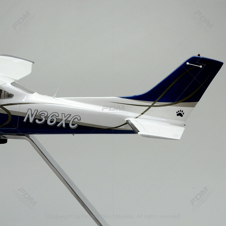 Cessna 182 Skylane Scale Model Aircraft | Factory Direct Models