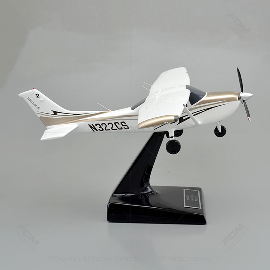 Cessna 182T Skylane Model Airplane | Factory Direct Models