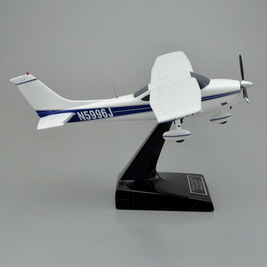 Cessna 182P Skylane Model Airplane | Factory Direct Models