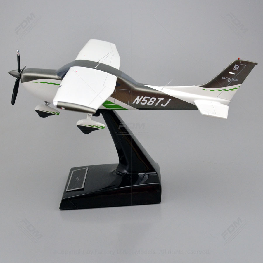 Custom-Built Cessna 182T Skylane Scale Model | Factory Direct Models