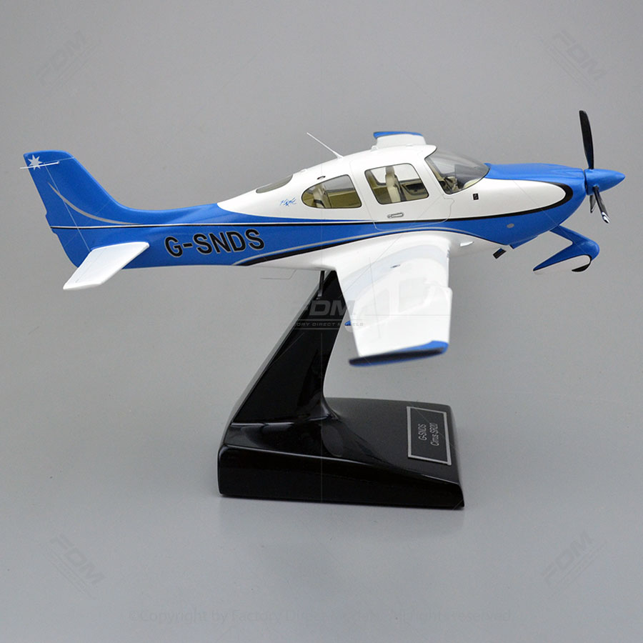 Custom-Built Cirrus SR20 Model Airplane with a Detailed Interior ...