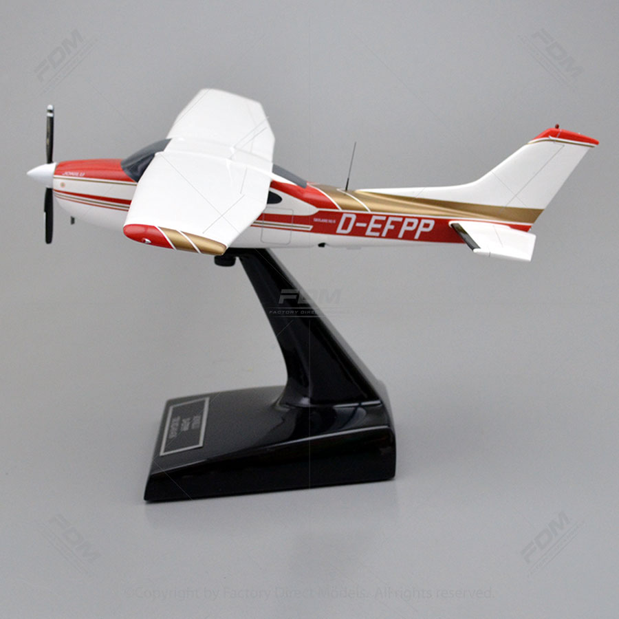Custom-Built Cessna TR182 Turbo Skylane RG Model Airplane | Factory ...