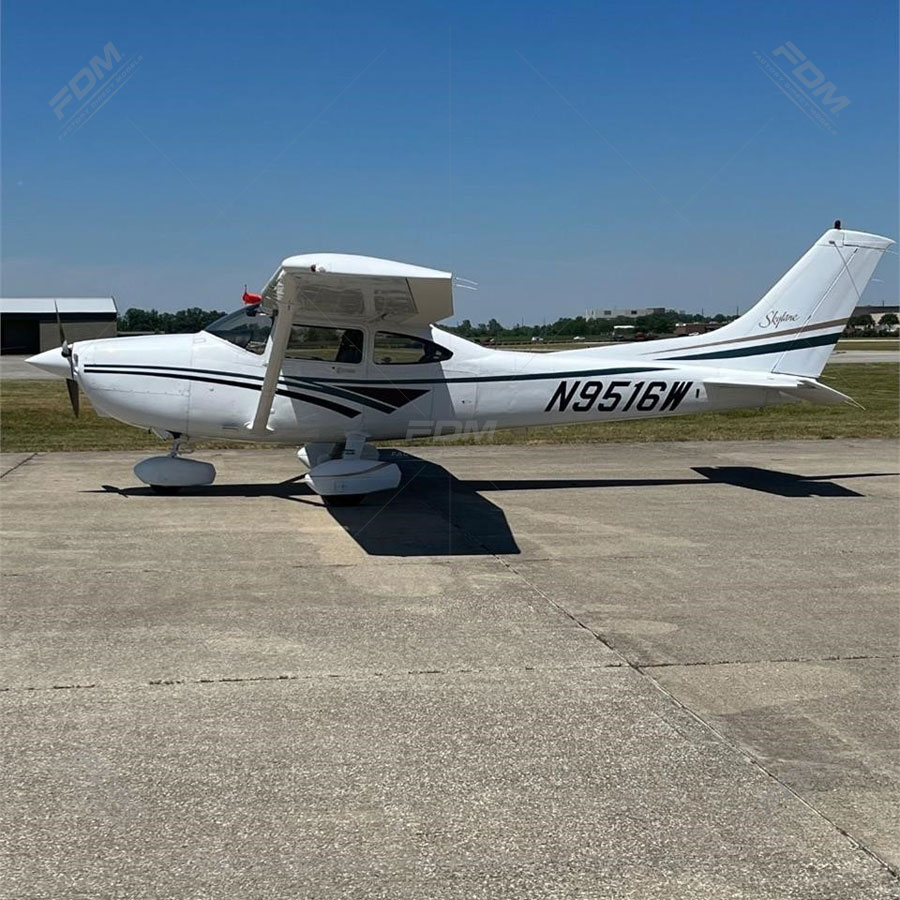 Custom-Built Cessna 182S Skylane Model | Factory Direct Models