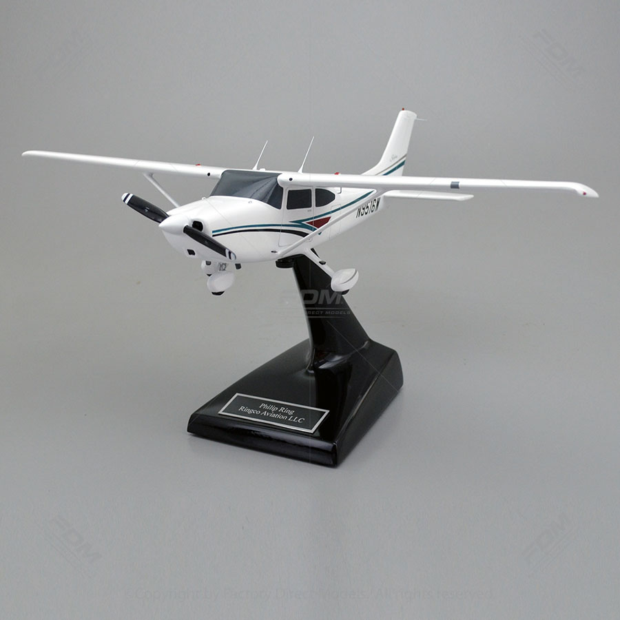 Custom-Built Cessna 182S Skylane Model | Factory Direct Models