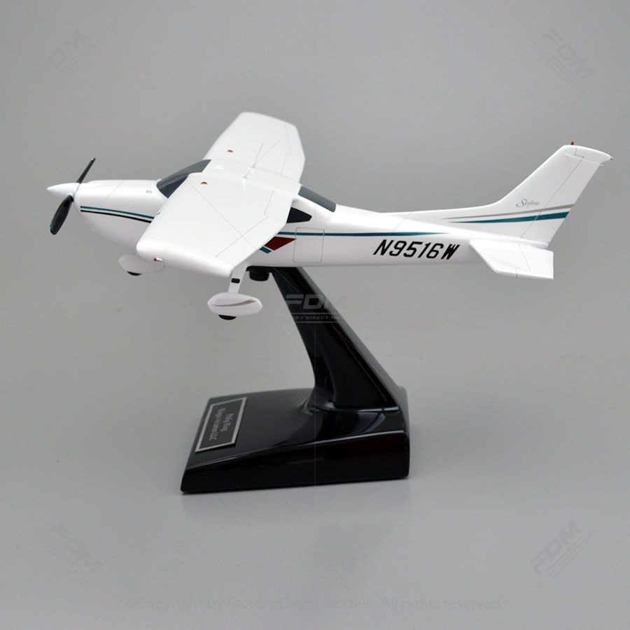 Custom-Built Cessna 182S Skylane Model | Factory Direct Models