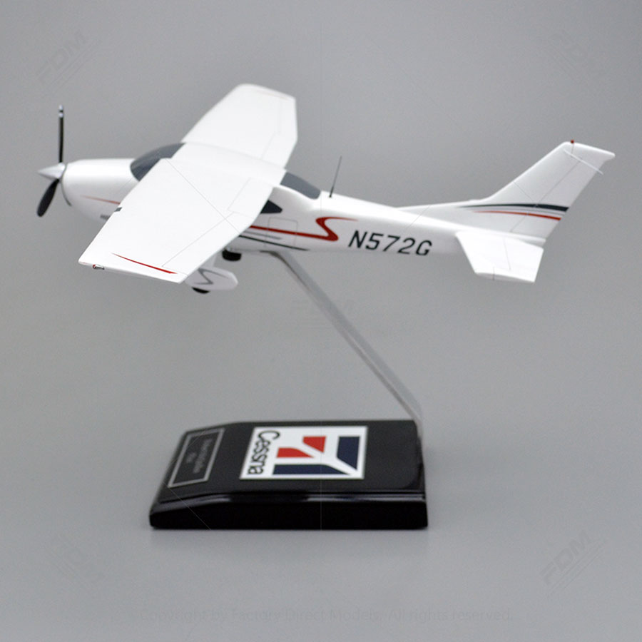 Custom-Built Cessna 182M Skylane Model Airplane | Factory Direct Models