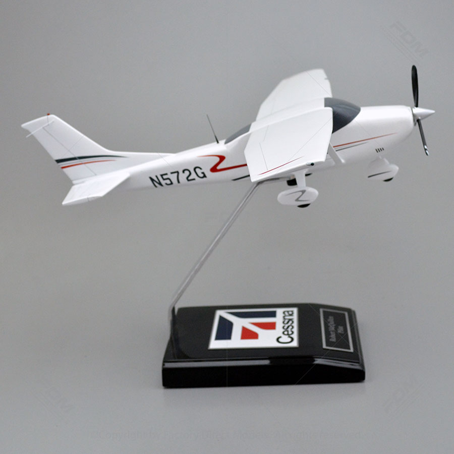 Custom-Built Cessna 182M Skylane Model Airplane | Factory Direct Models