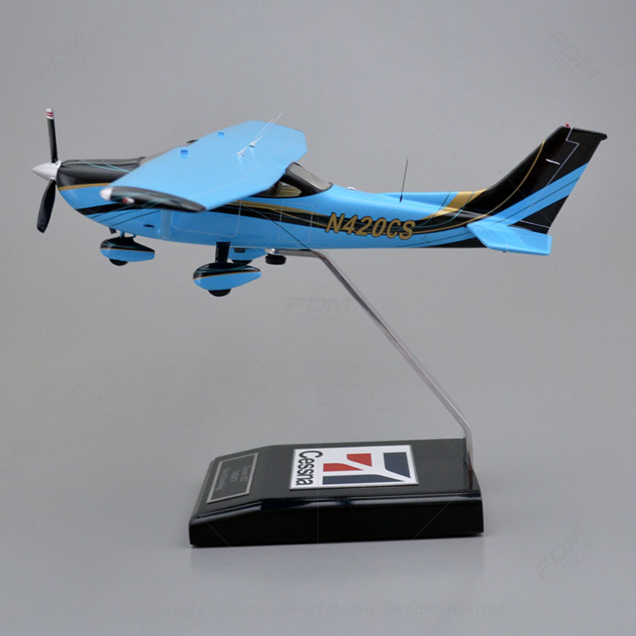 Custom-Built Cessna 182 Skylane Airplane Model with a Detailed Interior ...