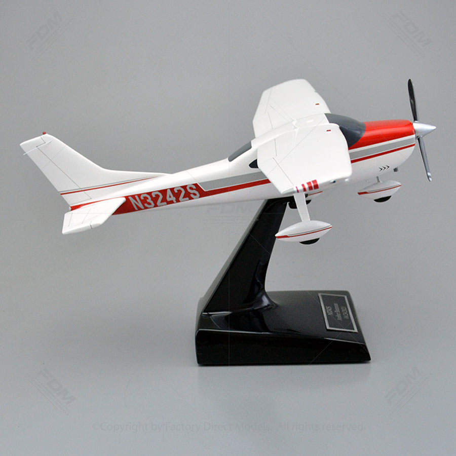 Custom-Made Cessna 182 Skylane Model Plane | Factory Direct Models