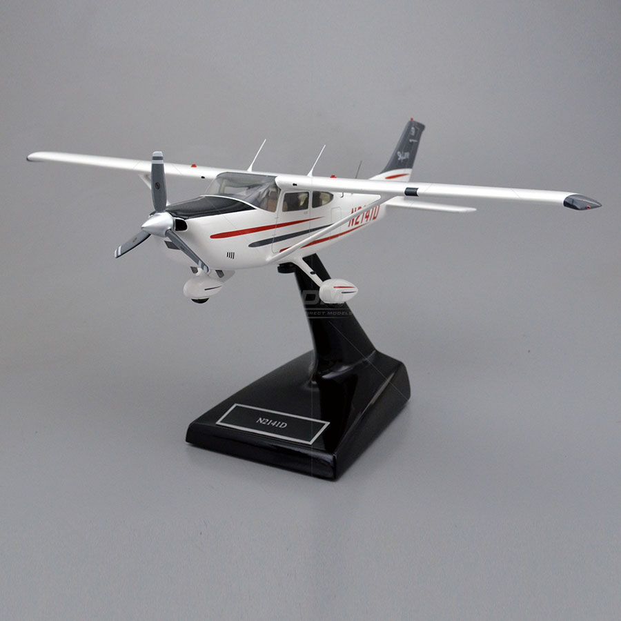 Custom-Made Cessna 182T Skylane Model Plane | Factory Direct Models