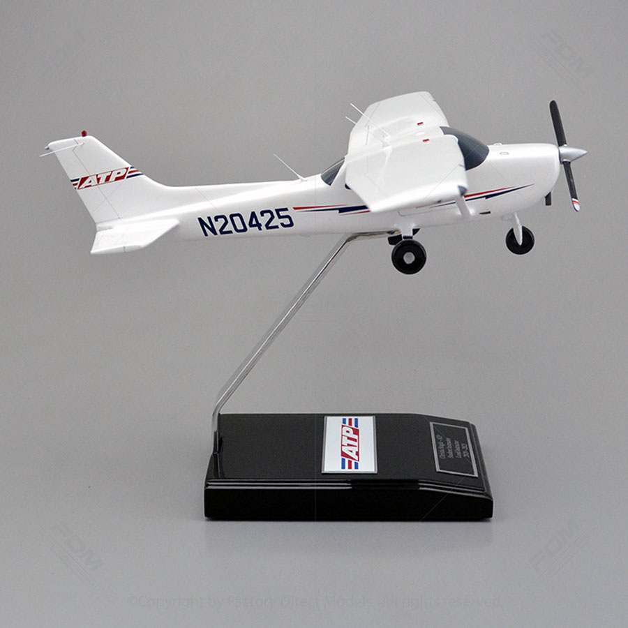 Custom-Made Cessna 172S Skyhawk SP Airplane Model | Factory Direct Models