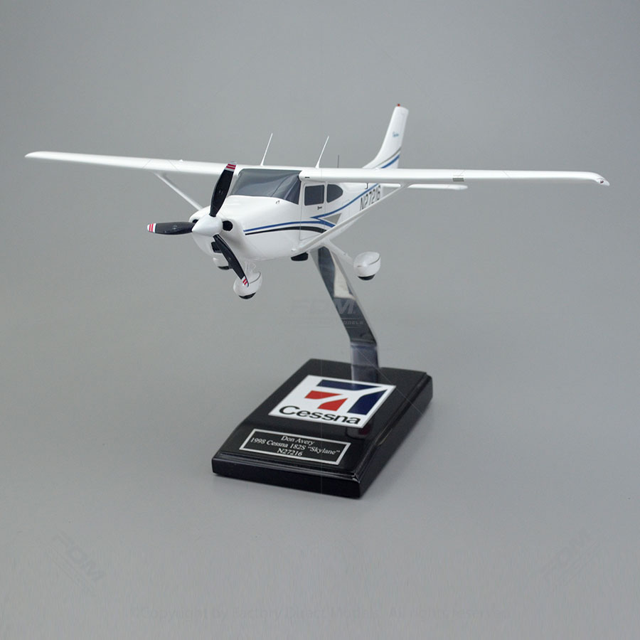 Cessna 182S Skylane N27216 Airplane Model | Factory Direct Models