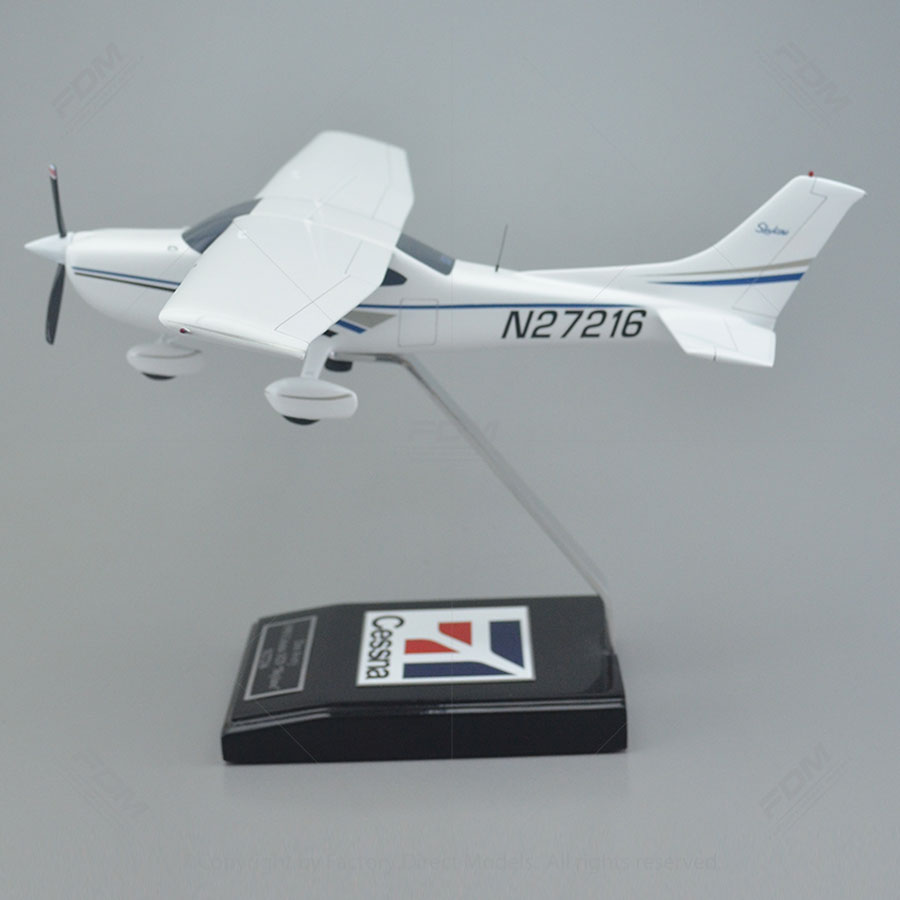Cessna 182S Skylane N27216 Airplane Model | Factory Direct Models