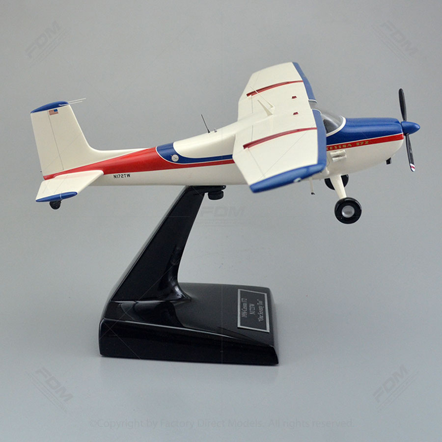 Cessna 172 Skyhawk Airplane Model with a Detailed Interior | Factory ...