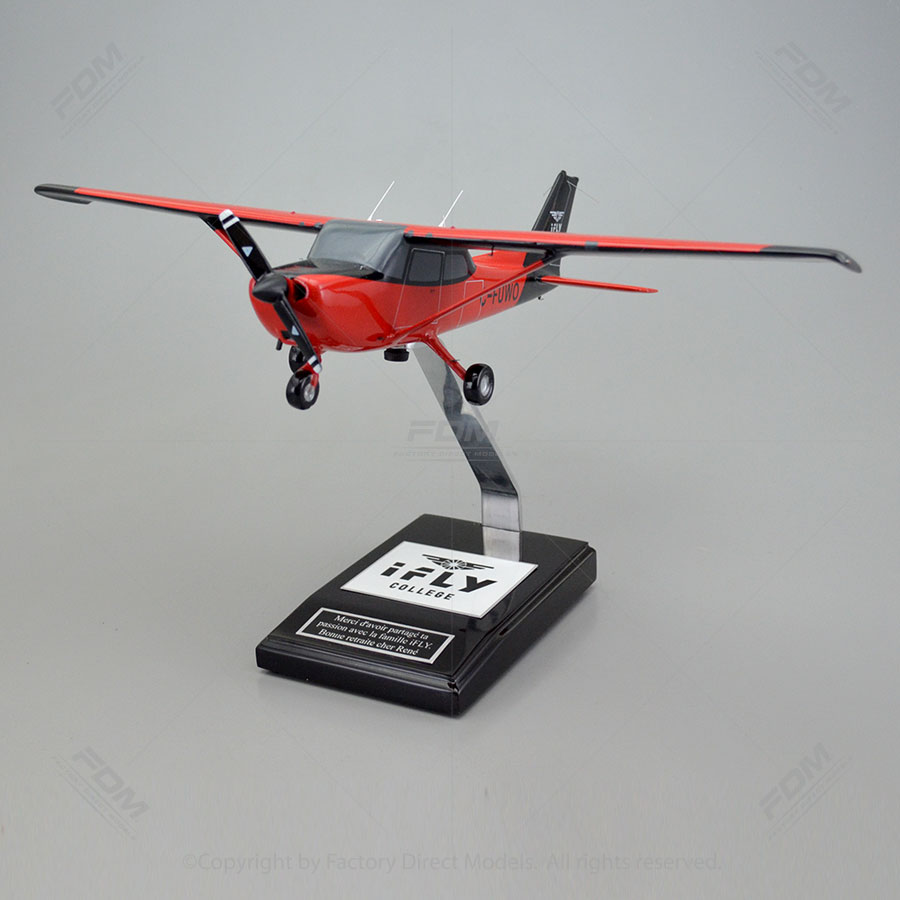 Custom Cessna 172R Skyhawk Wooden Model Airplane C-FUWO | Factory ...