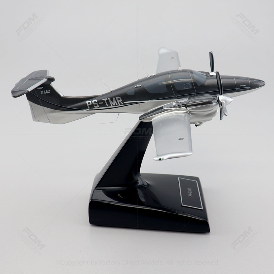 Custom-Made Diamond DA62 Wooden Model Airplane – PS-TMR | Handcrafted ...